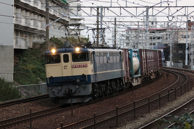 EF65－1074 (→2074)(新) - 特集：21世紀になっても活躍する標準直流電気機関車「EF65形」